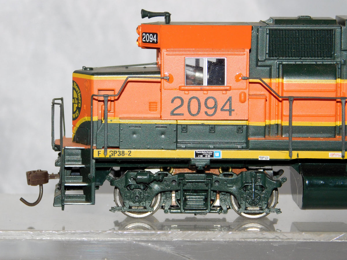Athearn #7992 BNSF 2094 GP-38-2 Powered w/ railings Scale couplers HO – Lone Star Trains ...