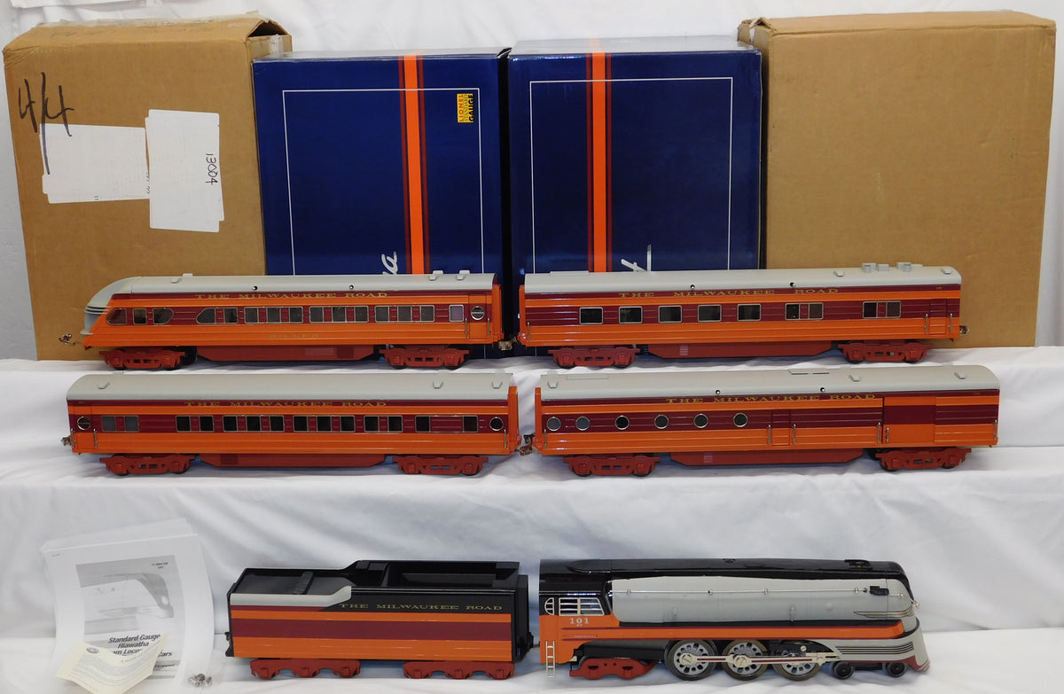 Lionel 6-13004 & 6-13006 STANDARD GAUGE HIAWATHA Loco & 4 car Passenge ...