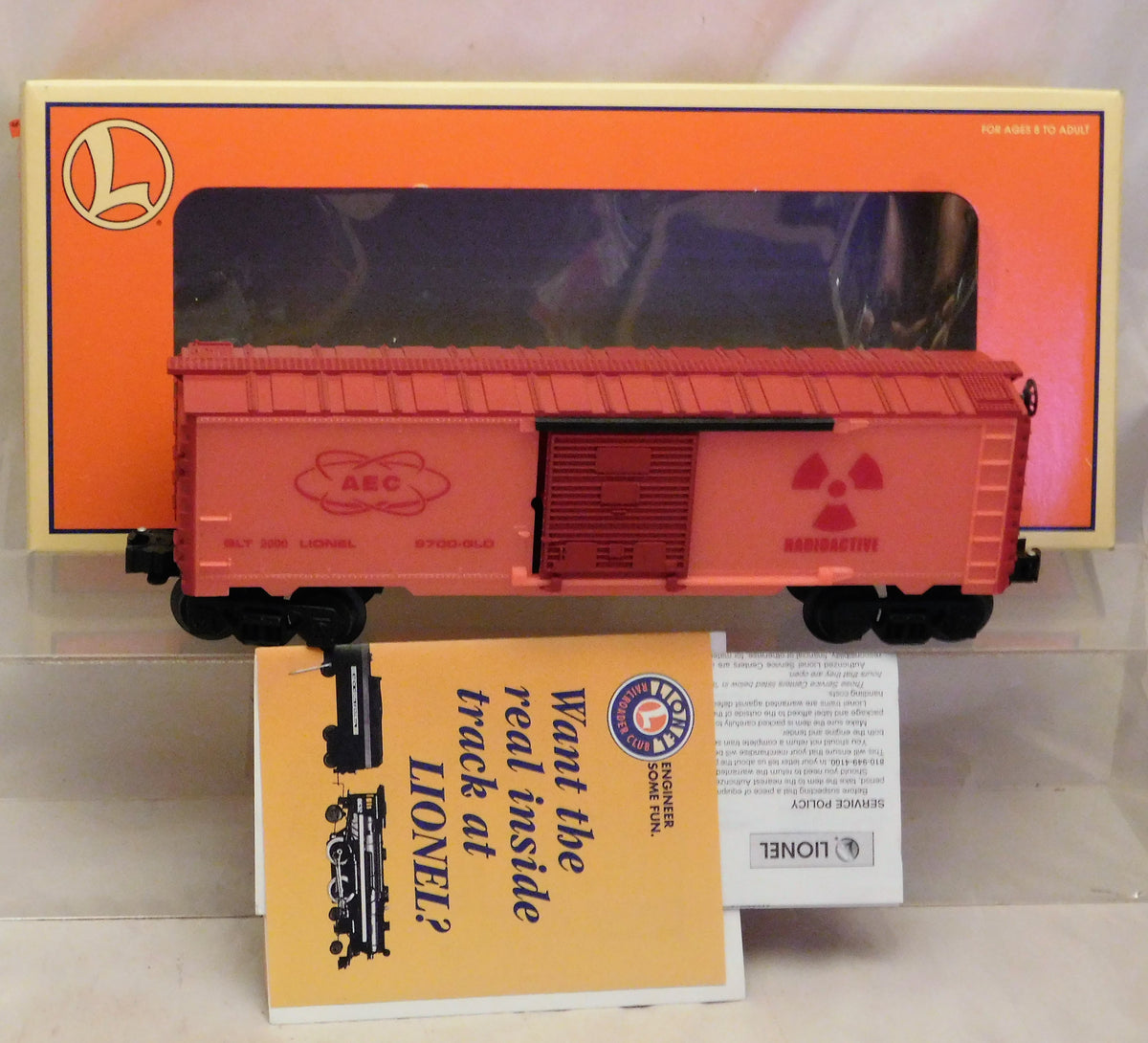 Lionel 6-26288 AEC Glow in the Dark Boxcar Reddish Atomic Energy Commi ...
