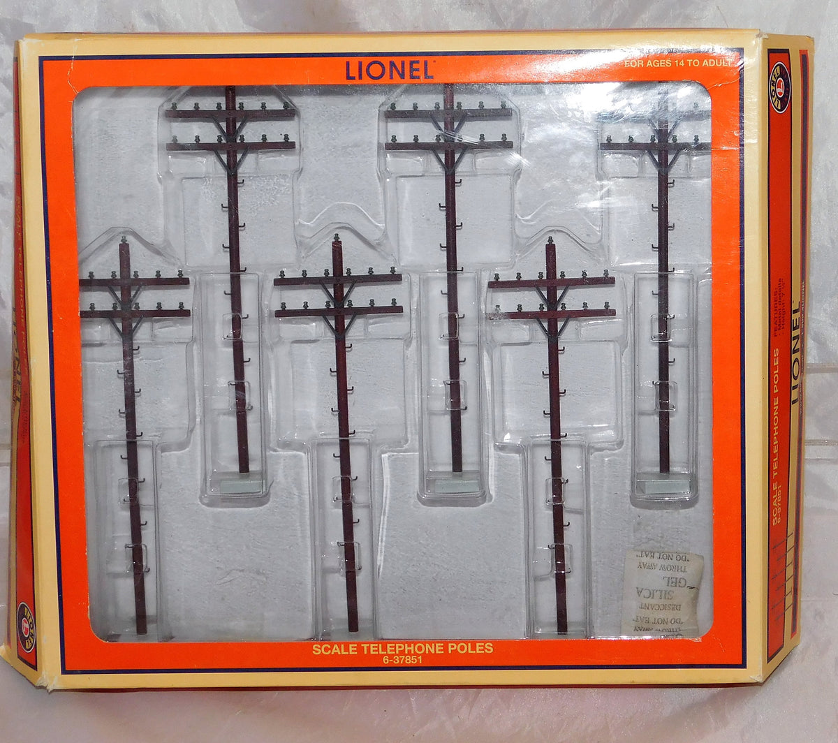 Lionel 6-37851 Scale-sized Telephone Poles Nicely Detailed 7.5" tall S ...