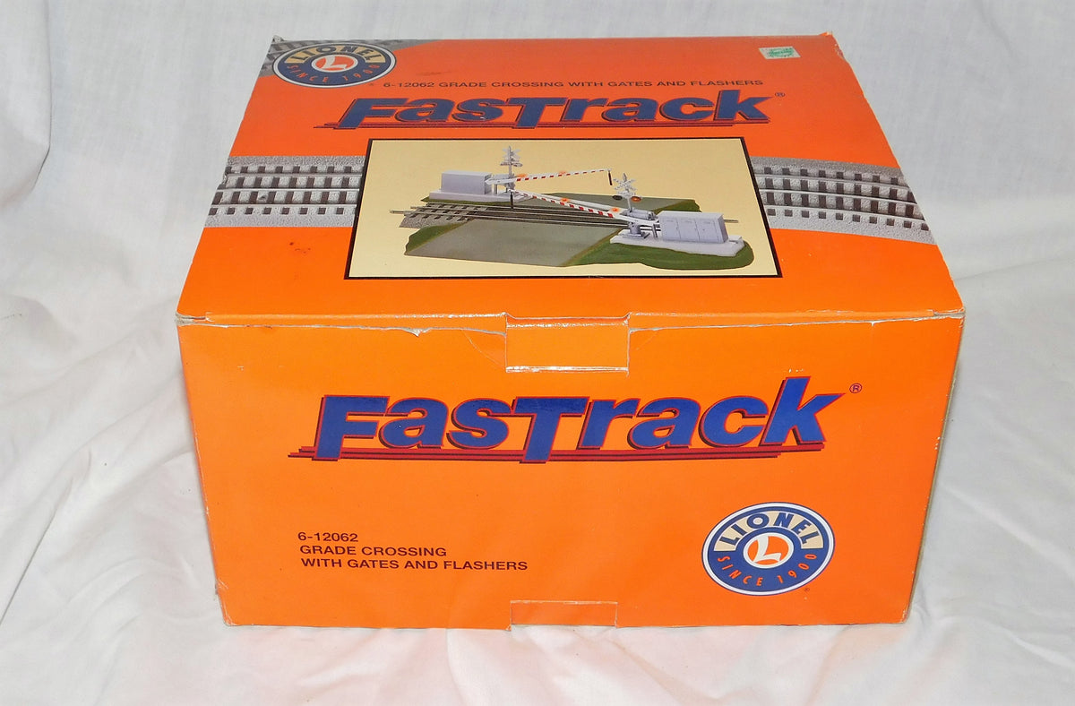 Lionel 6-12062 Fastrack Grade Crossing w/ Gates Flashers & Bell Sound ...